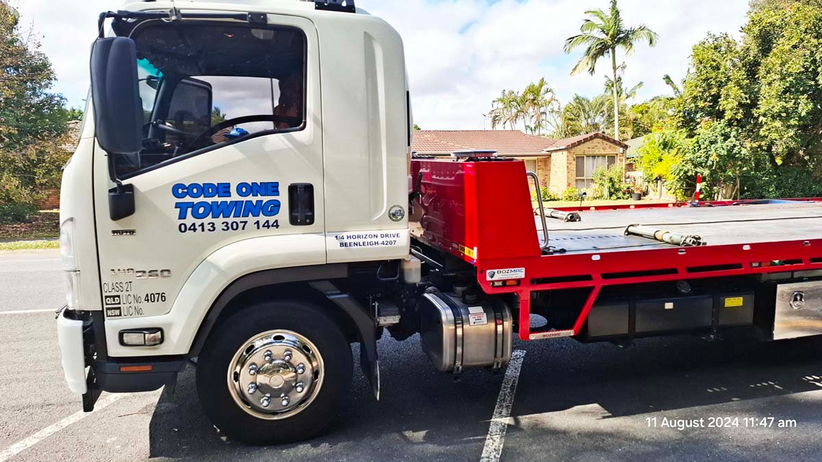 Truck Signage - GURU GRAPHICS